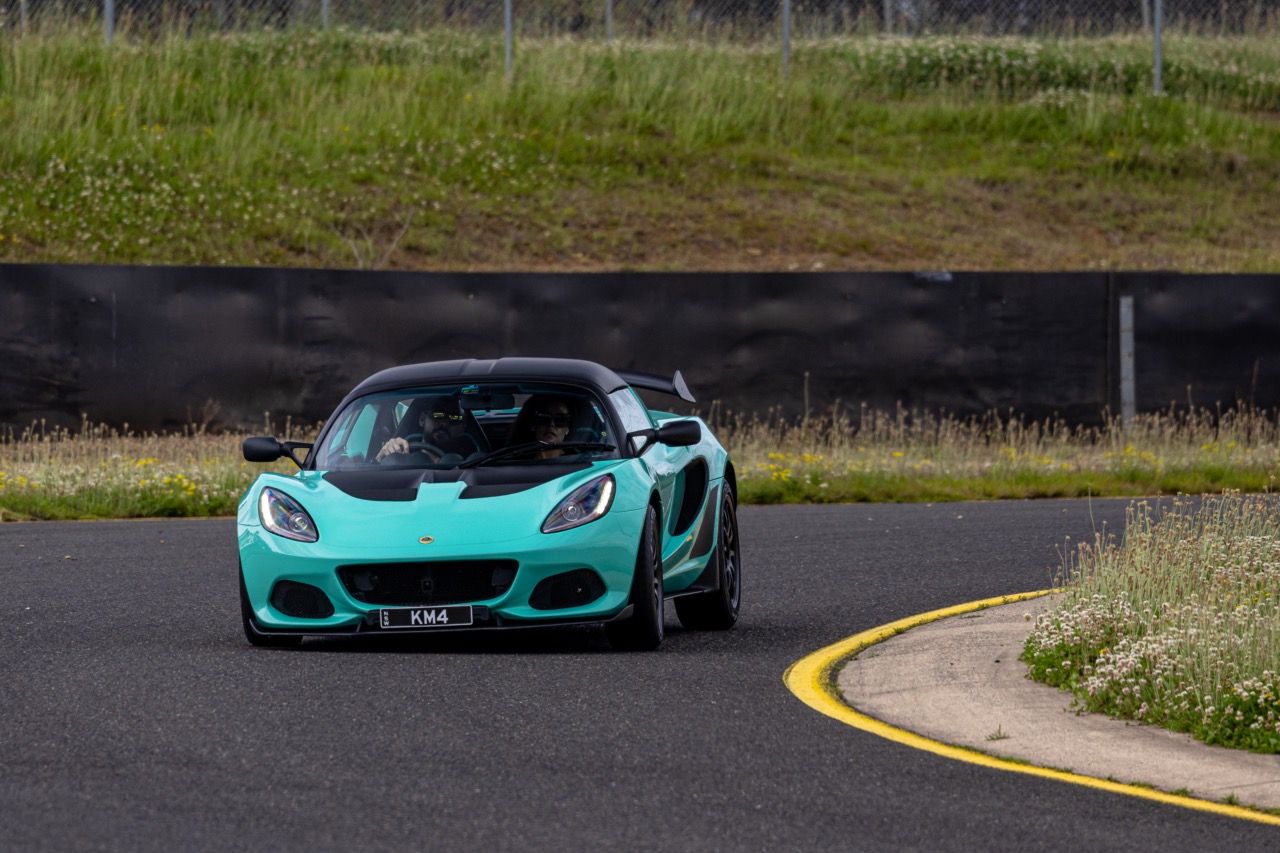 The Britannia – Lotus | Fastrack Experiences